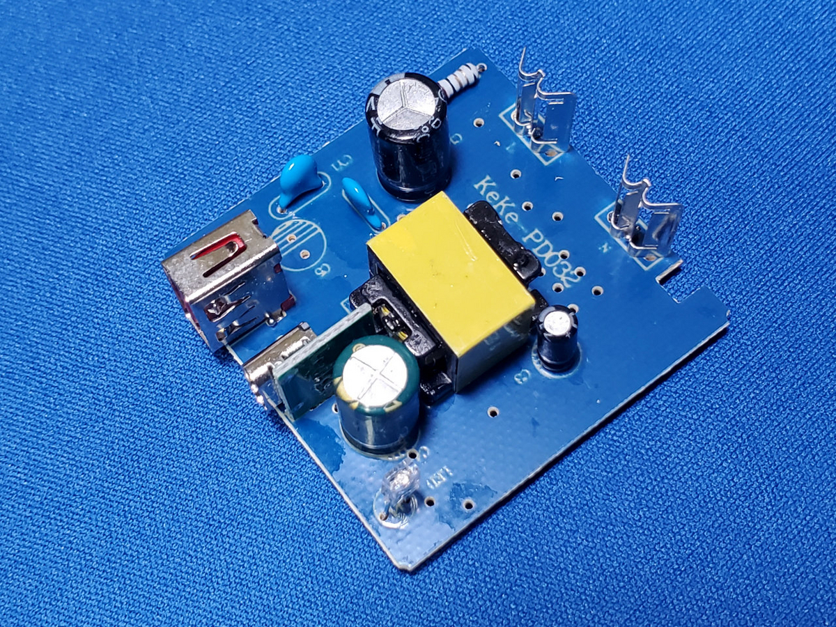 340円PD対応ACアダプターはゴミだった - tomoca2のブログ