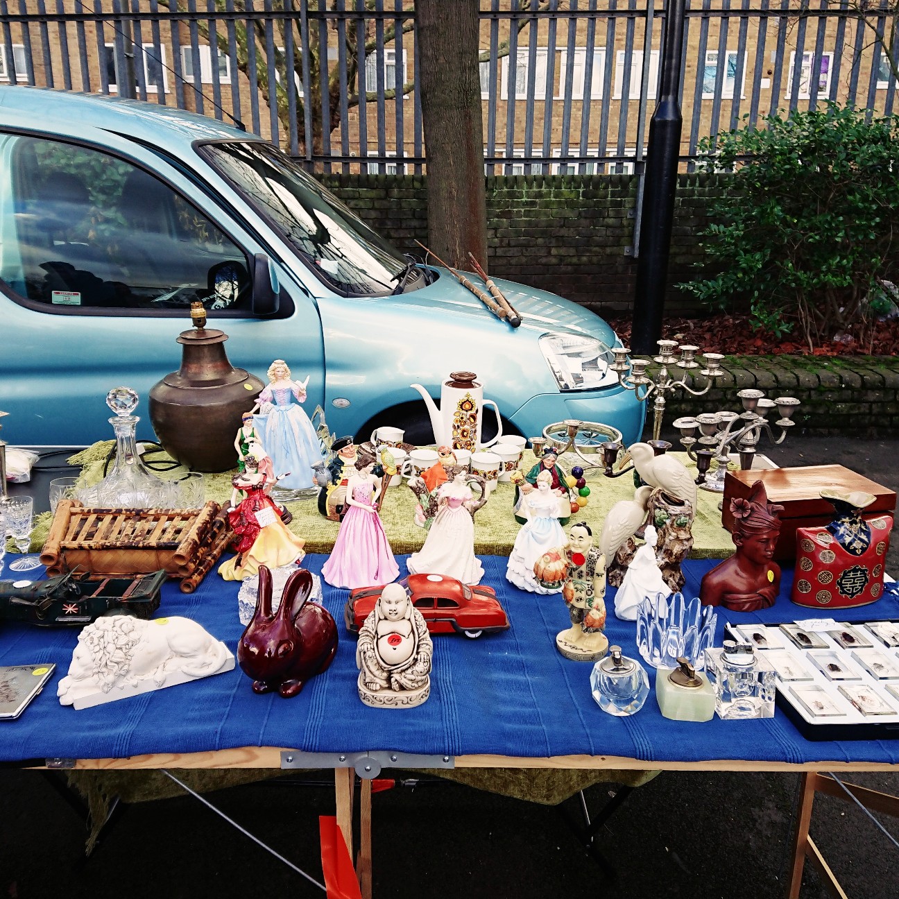 中年男性がイギリスのフリマ『Battersea Car Boot Sale』に行ってきたよ - ロンドンのテムズでズンドコレボリューション