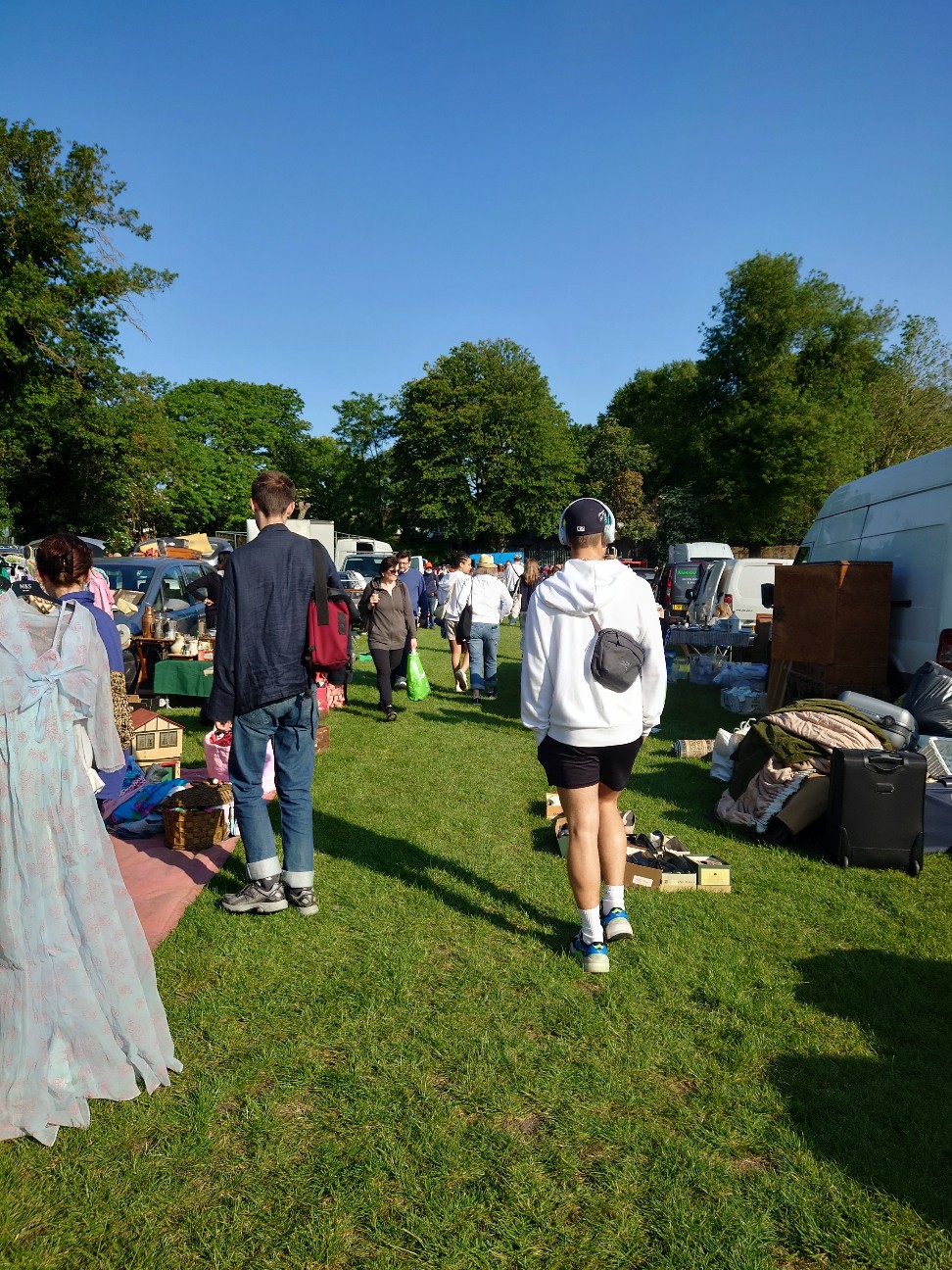 月初はやっぱり、毎月第一日曜開催のフリーマーケット『Chiswick Car Boot Sale』っしょ - ロンドンのテムズでズンドコ ...