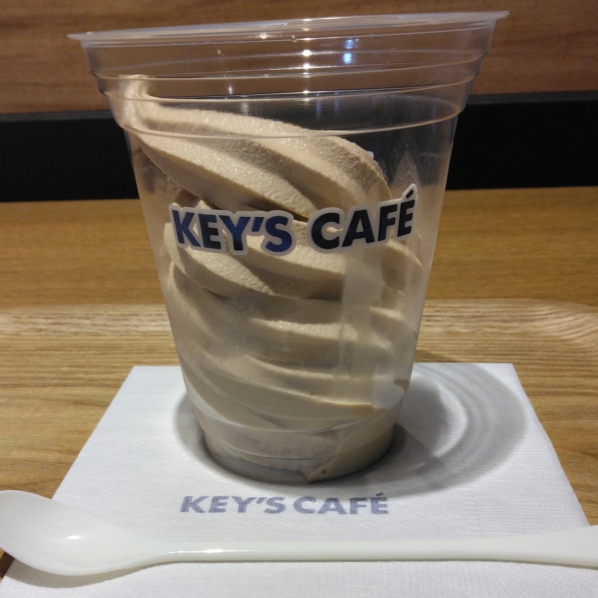 KEY'S CAFEのソフトクリーム（氷温熟成珈琲味）＠札幌エスタ - とねっちの札幌くいしんぼうブログ