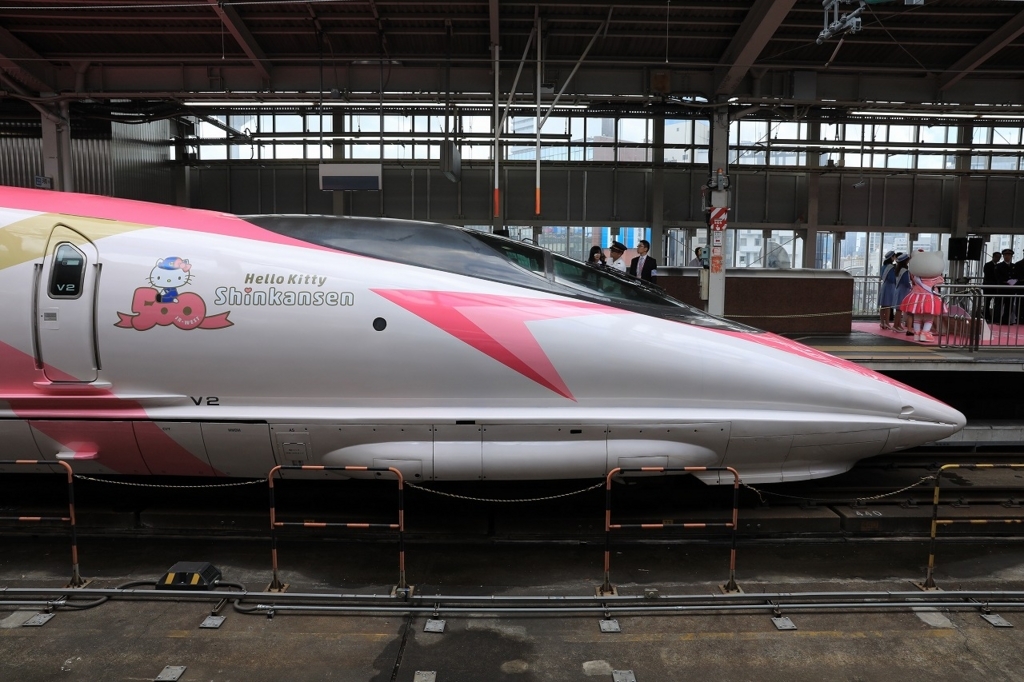 ハローキティ新幹線「新大阪駅」 - tooniiの写真日記