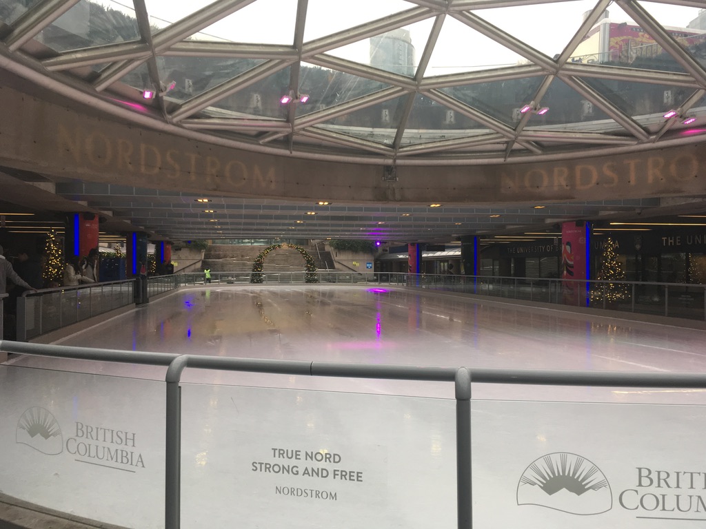 Chirismas Sason - Robson Square Ice RInk - Maria's Vancouver Life 2018