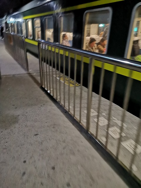 中国河南省開封市から山西省大同市への行き方☆長距離列車T327ではゴミとともに移動し、新幹線D2782の車内ではシャボン玉が舞う≪2023清明 ...