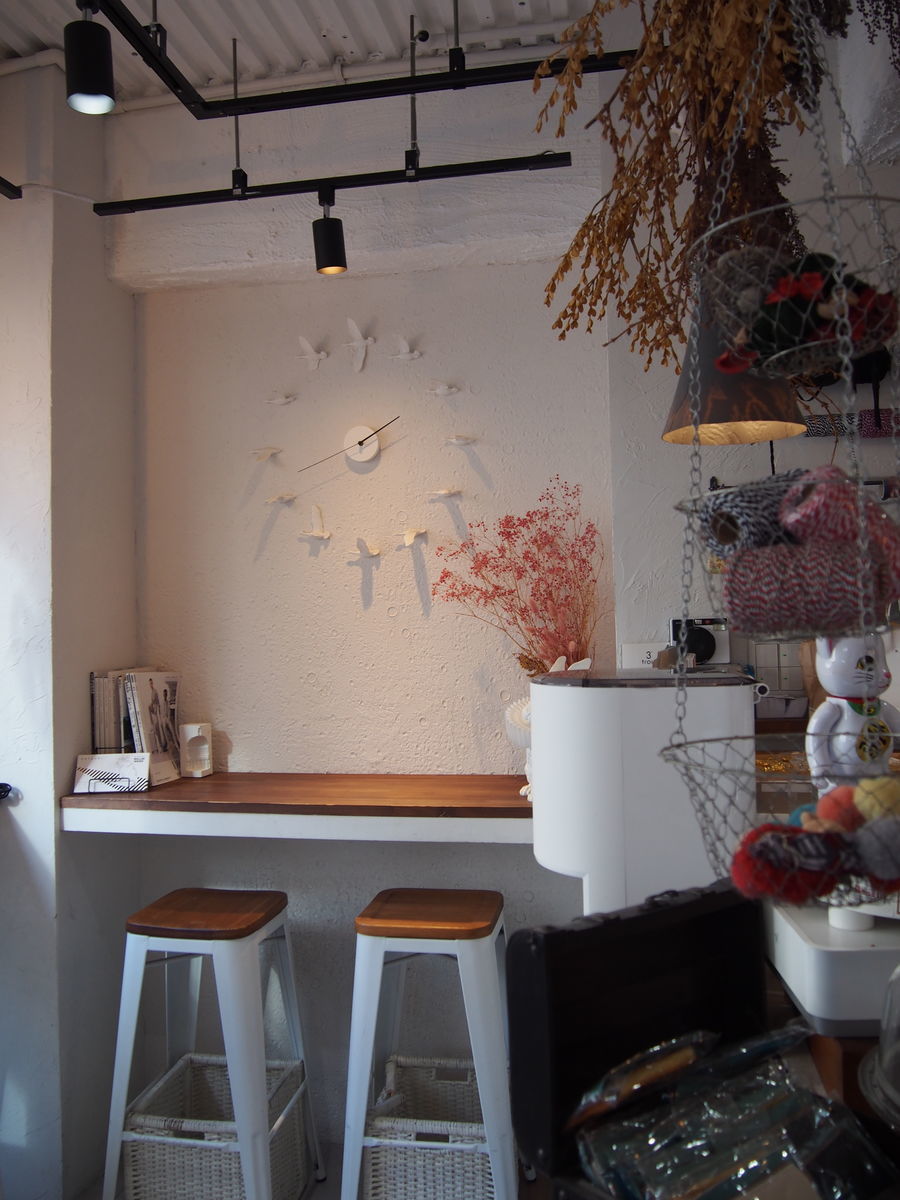 世界中から集められたデザイン雑貨とおいしいコーヒー【KATACHI cafe】大阪 - トラリブ Travel Blog