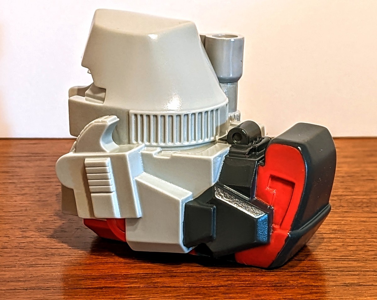 Transformers Megatron Cosplaying Duck Collectible (2022) - 変圧器たち