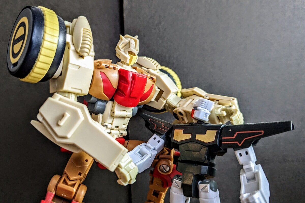 MasterMind Creation REFORMATTED R-45 Mnemo & Motif (2021) - 変圧器たち