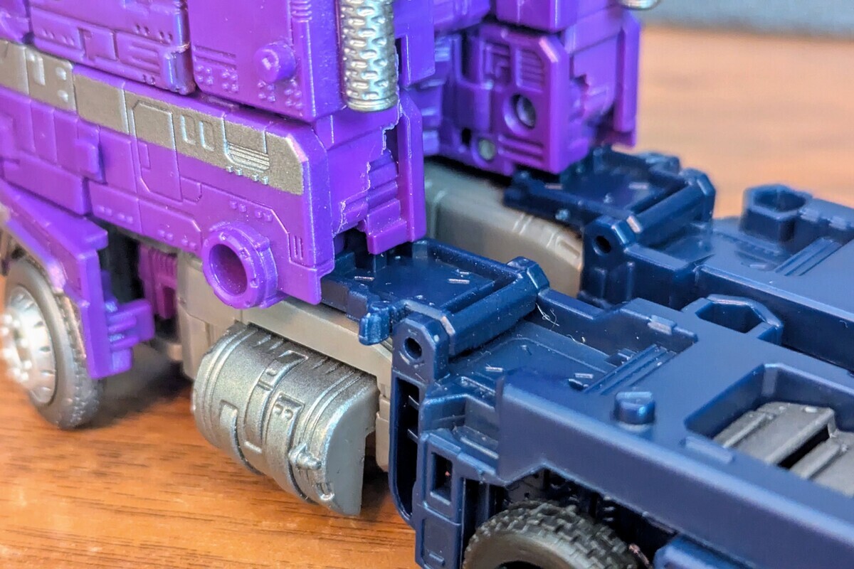 Transformers Generations Selects WFC-GS17 Shattered Glass Optimus Prime (2020) - 変圧器たち