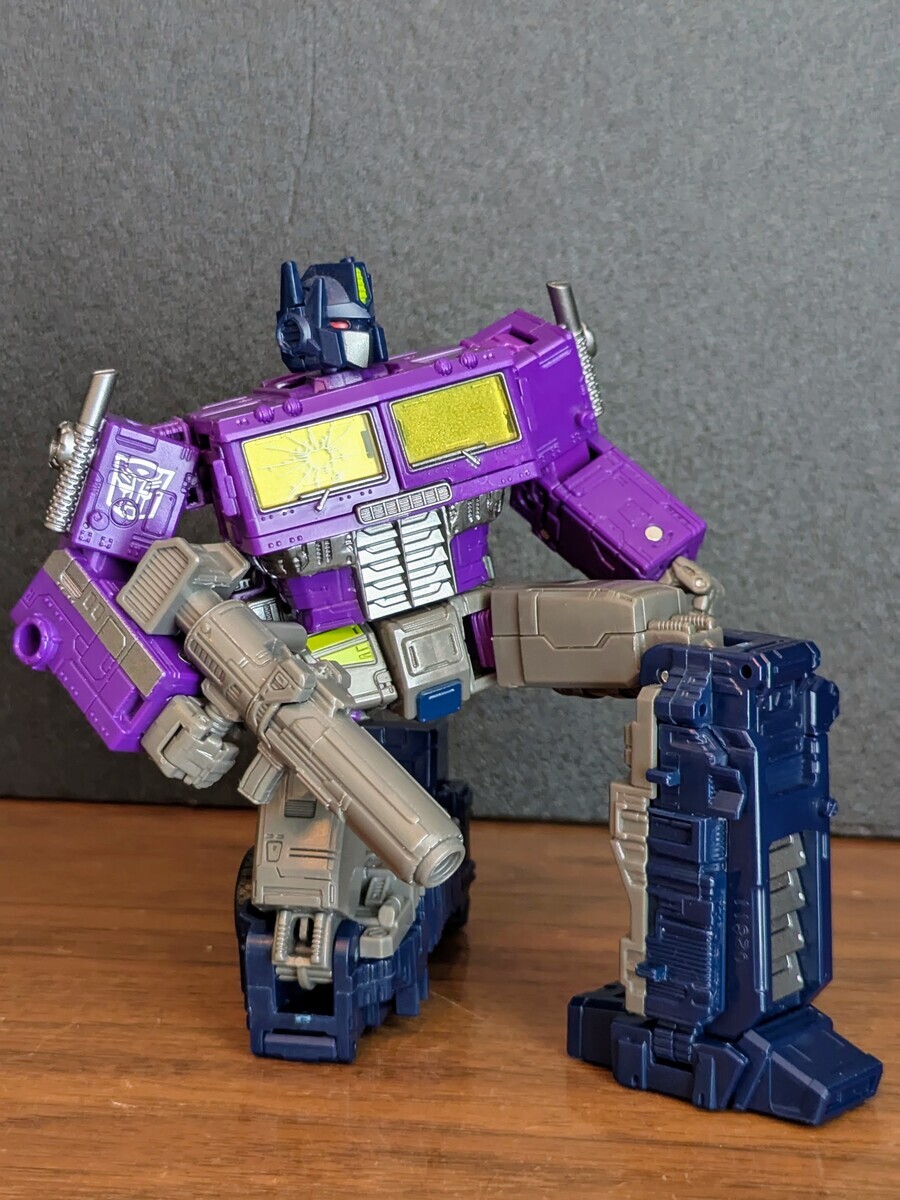 Transformers Generations Selects WFC-GS17 Shattered Glass Optimus Prime (2020) - 変圧器たち