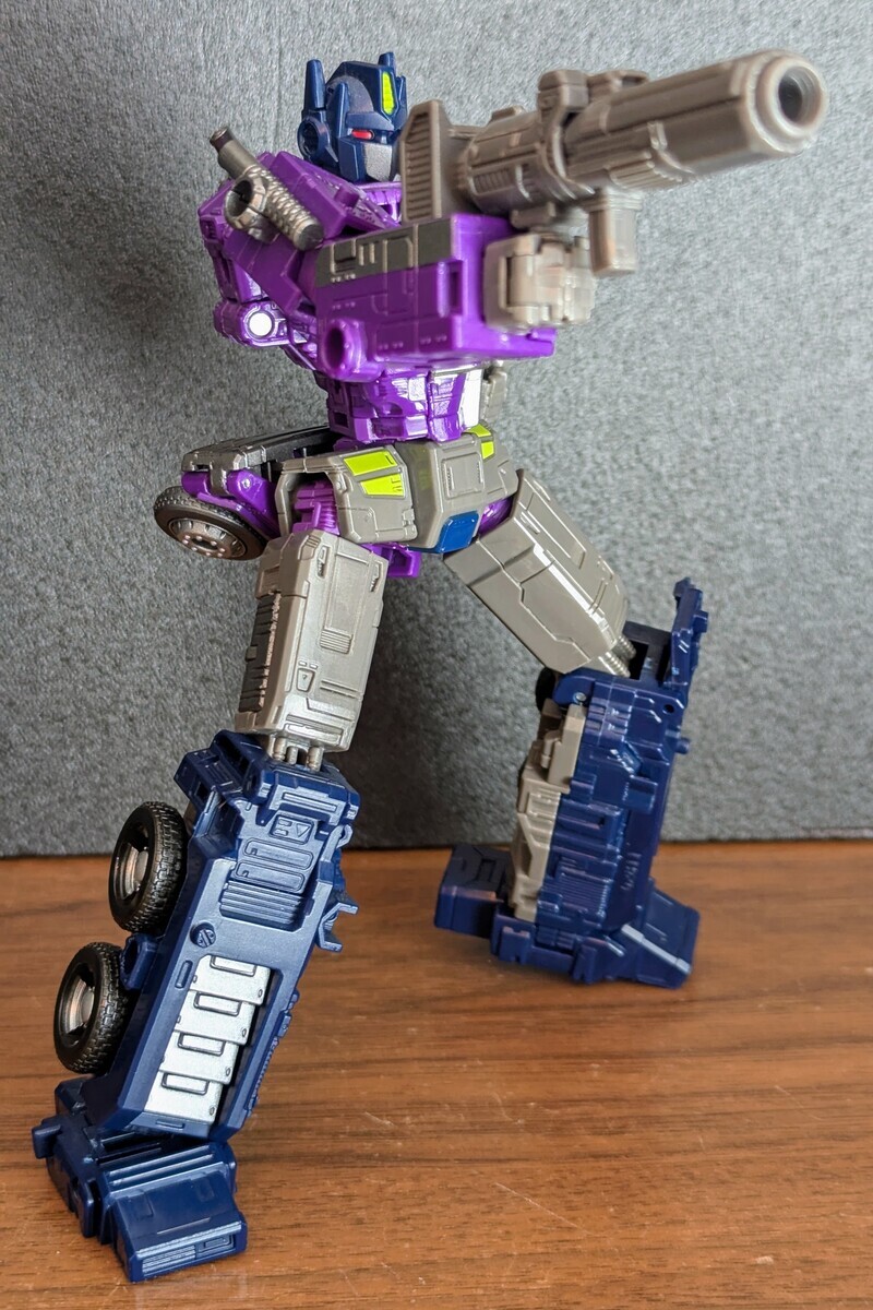 Transformers Generations Selects WFC-GS17 Shattered Glass Optimus Prime (2020) - 変圧器たち