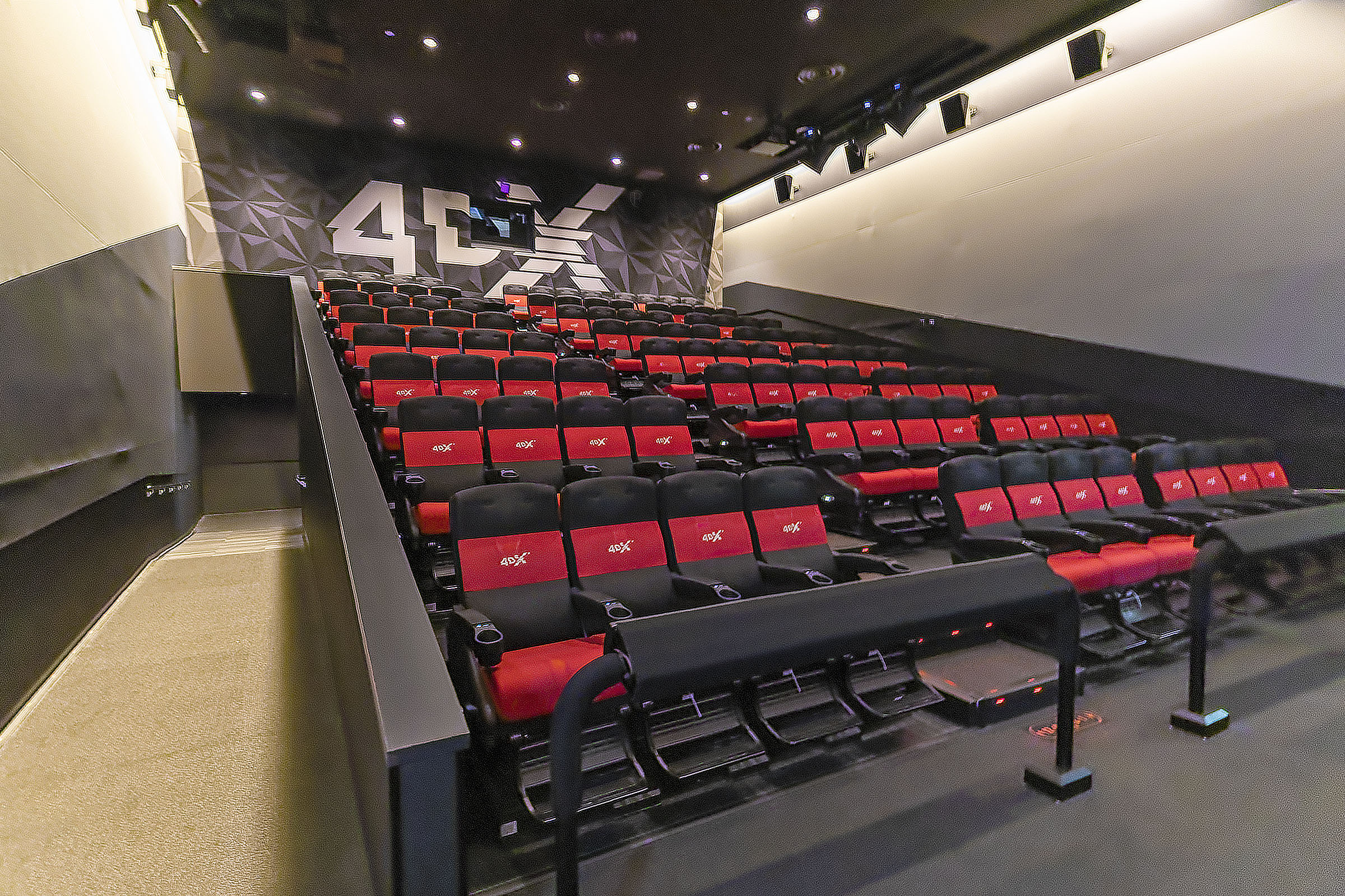 2022年6月12日「アースシネマズ姫路・4DX Screen『トップガン・マーヴェリック』4DX Screen吹替版・エクストリーム上映 ...