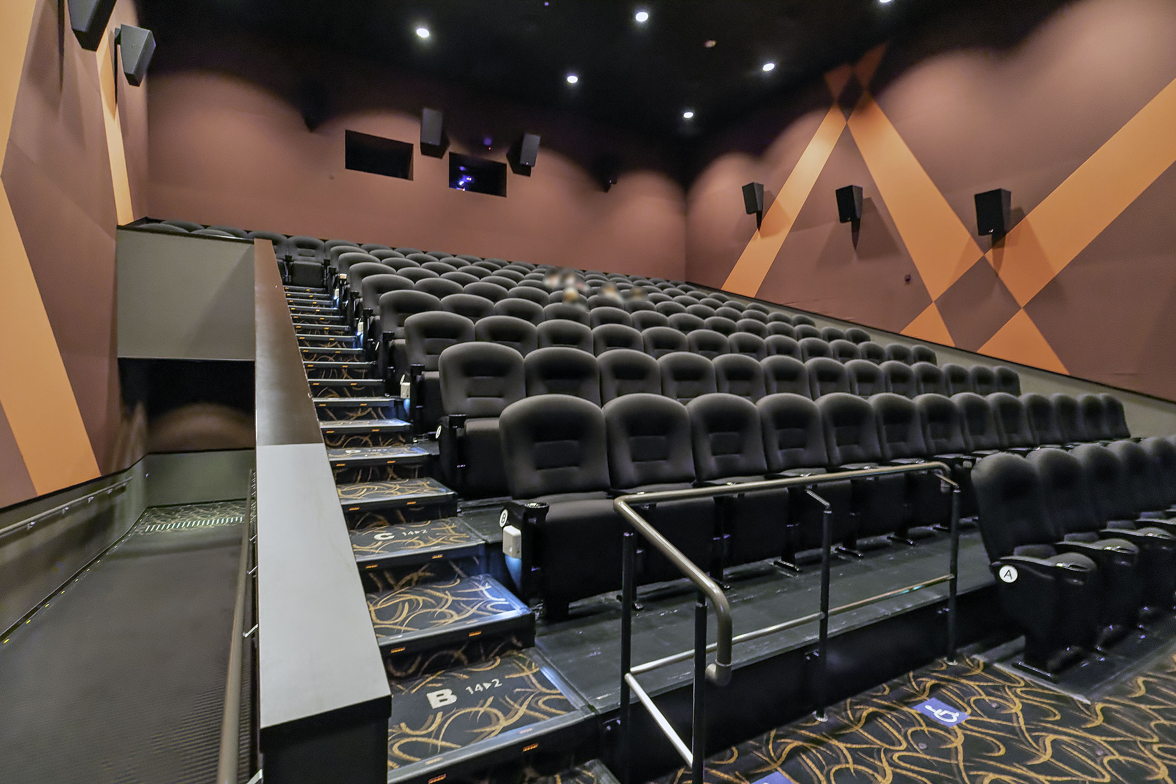 2022年10月16日「TOHOシネマズ西宮OS・スクリーン3『私に天使が舞い降りた！プレシャス・フレンズ』」 - TRGA2