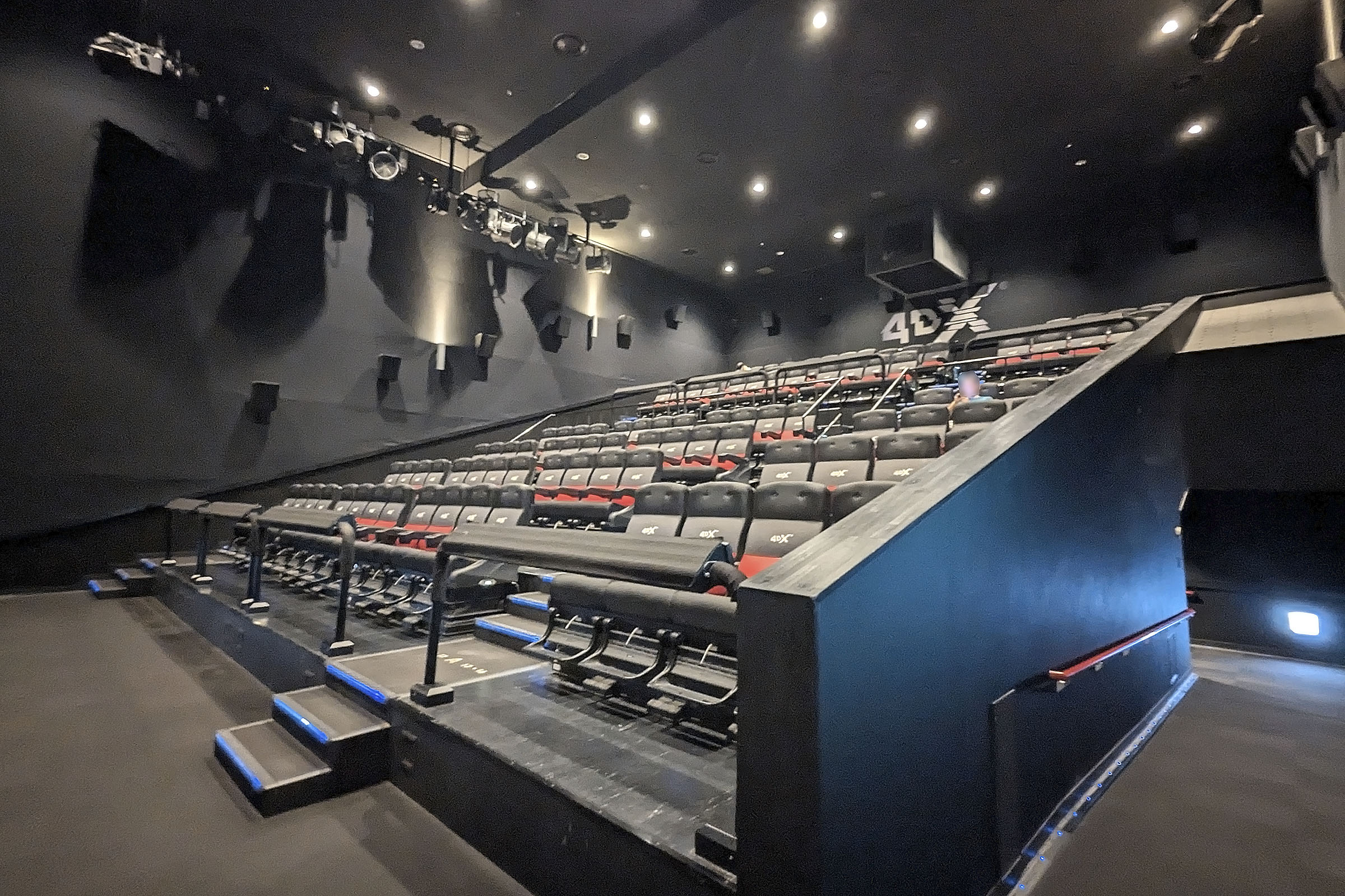 2024年10月6日「イオンシネマ京都桂川・シアター2（4DX）映画『ラブライブ！虹ヶ咲学園スクールアイドル同好会 完結編 第1章』4DX上映 ...