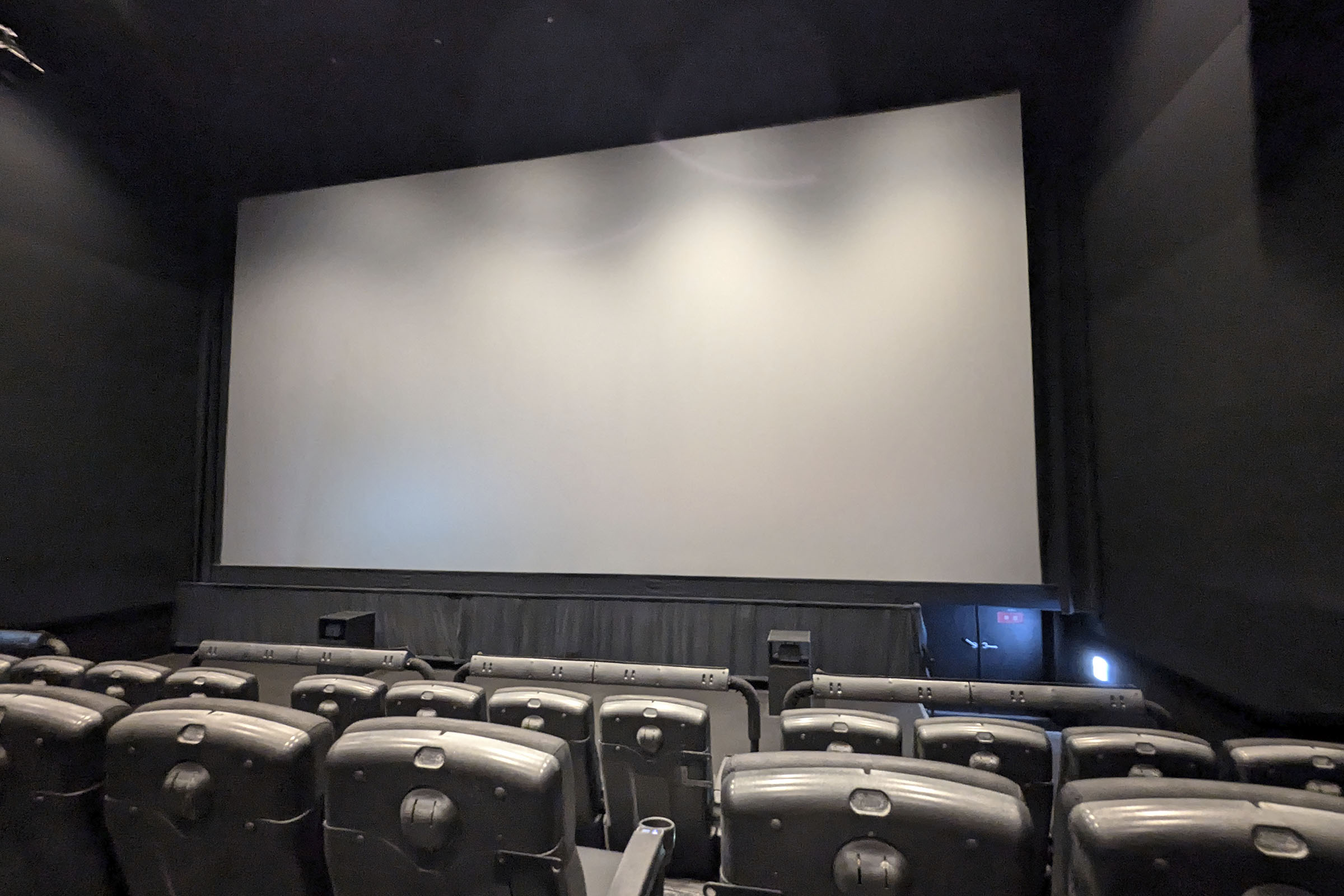 2024年10月6日「イオンシネマ京都桂川・シアター2（4DX）映画『ラブライブ！虹ヶ咲学園スクールアイドル同好会 完結編 第1章』4DX上映 ...