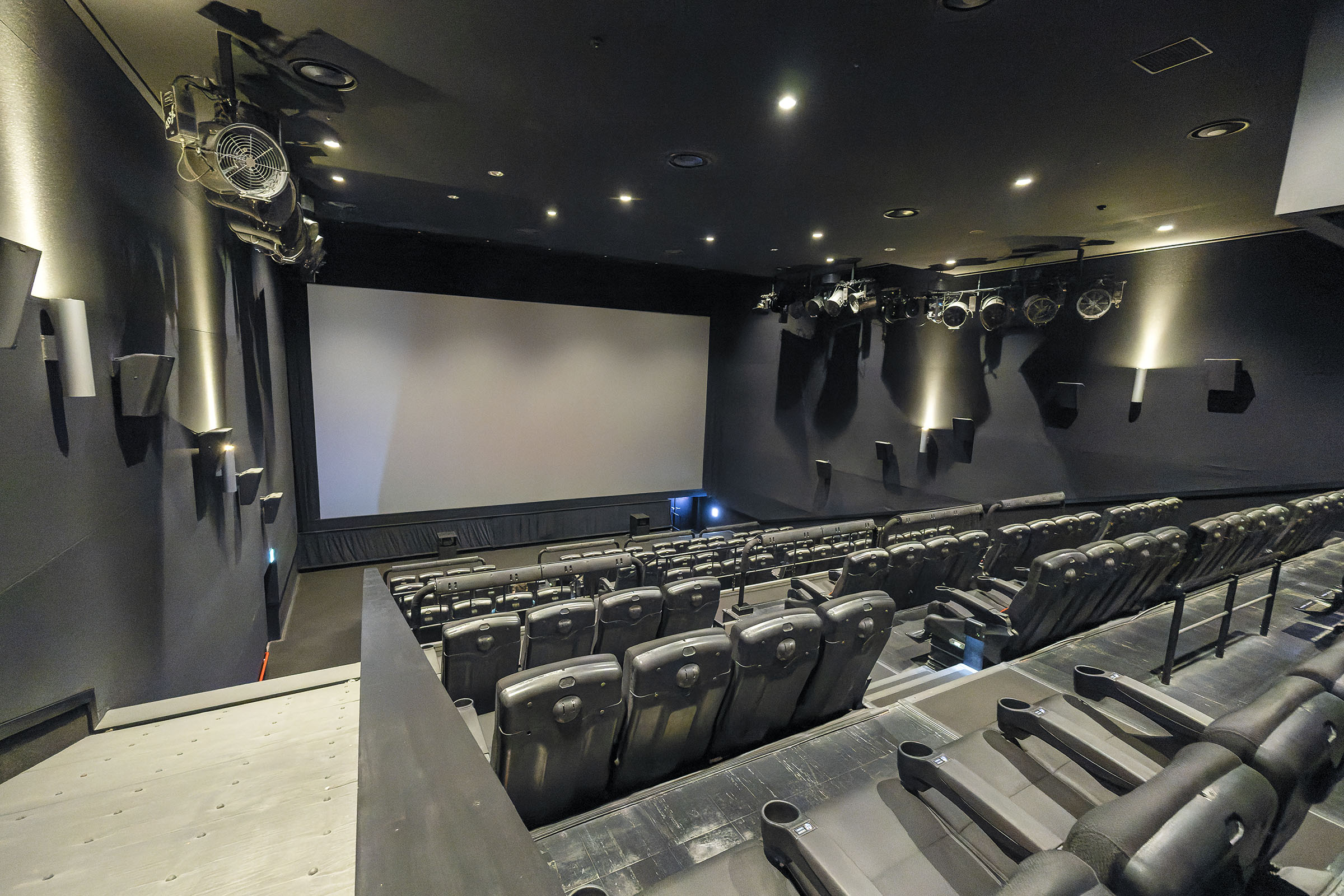 2024年10月6日「イオンシネマ京都桂川・シアター2（4DX）映画『ラブライブ！虹ヶ咲学園スクールアイドル同好会 完結編 第1章』4DX上映 ...