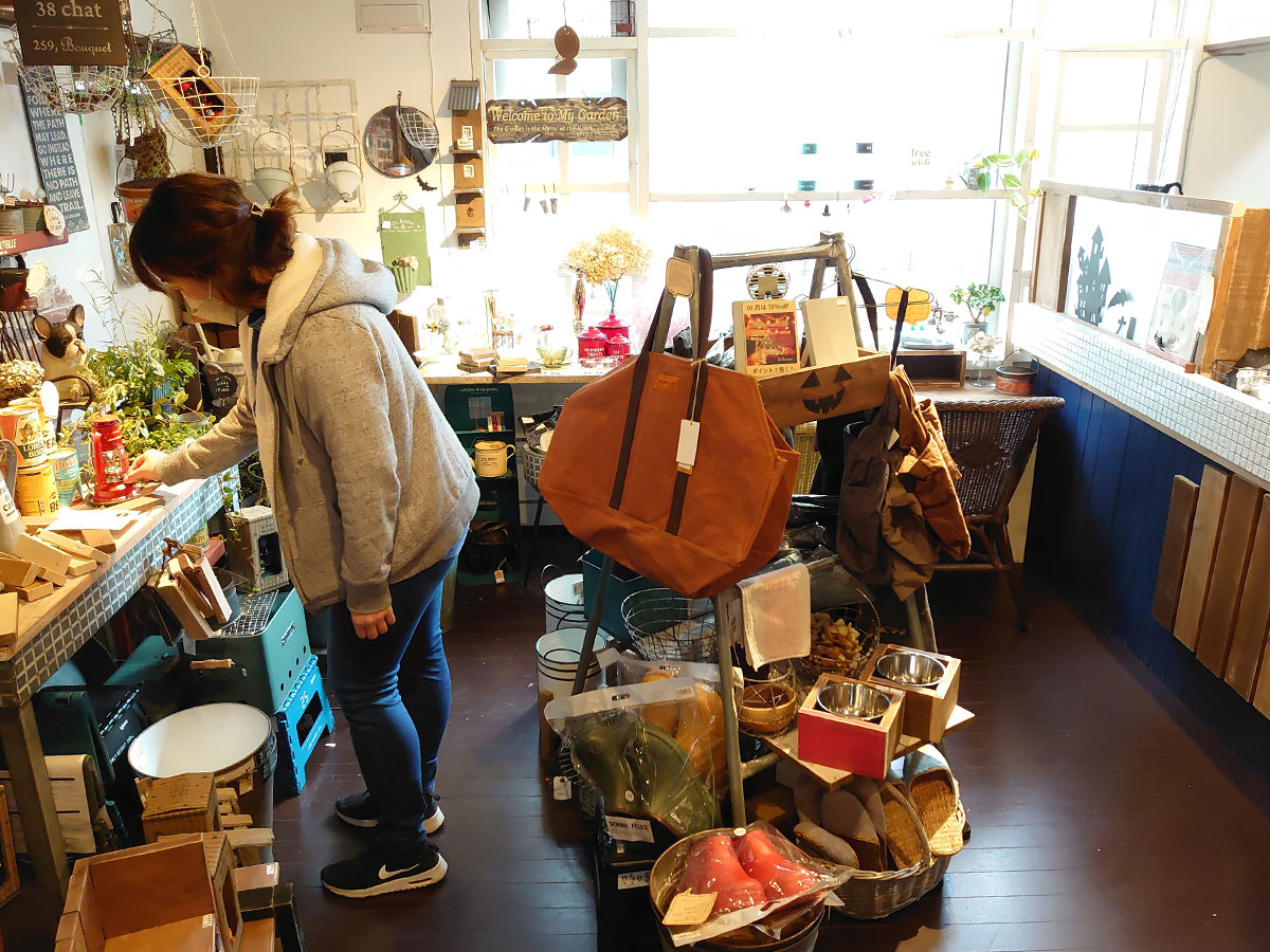 Herbee Antz(ハービーアンツ)に初訪問！お庭やさんの雑貨＆Cafe【2021年10月23日】 - 柴犬のガッシュ！！