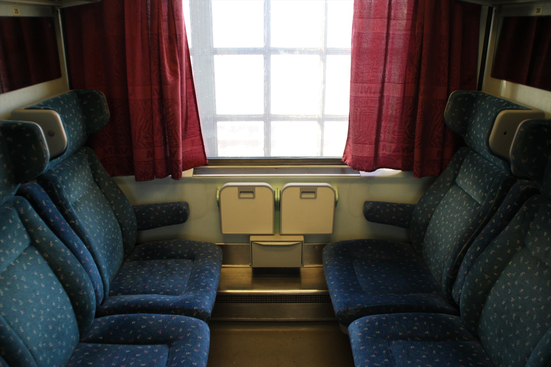 路面電車と地下鉄に乗ってプラハを巡る 西欧周遊巡検 10-12 - twinrail.log