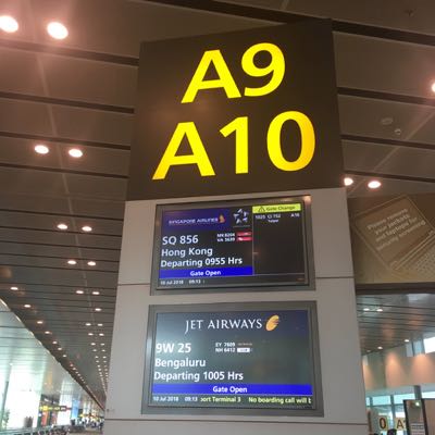 SQでシンガポールから香港（SQ856）｜ ガラガラだったフライト - Time is a Traveller