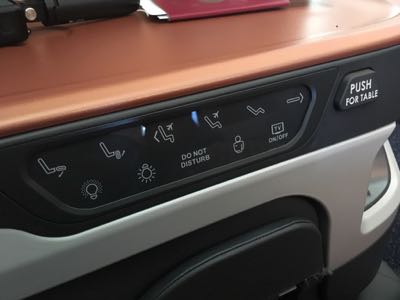 SQでシンガポールから香港（SQ856）｜ ガラガラだったフライト - Time is a Traveller