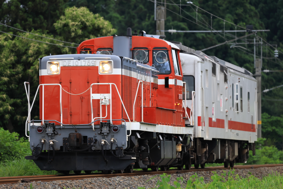 DE10-1759牽引のマヤ50-5001 配9447列車を撮る！ - 続 うっかり鉄の鉄道風景写真撮影記