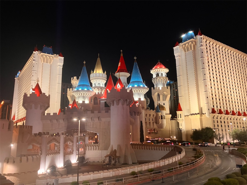 ラスベガスへの砂漠ドライブとパンクロックミュージアム【アメリカ旅行記5日目】 - トラスキラボ｜旅行＆スキーの研究所