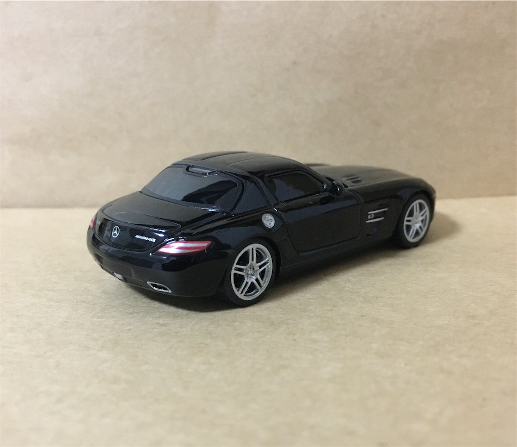 UCC 1/64 Mercedes-Benz Premium Collection SLS AMG - usunonooのブログ@トミカ倉庫