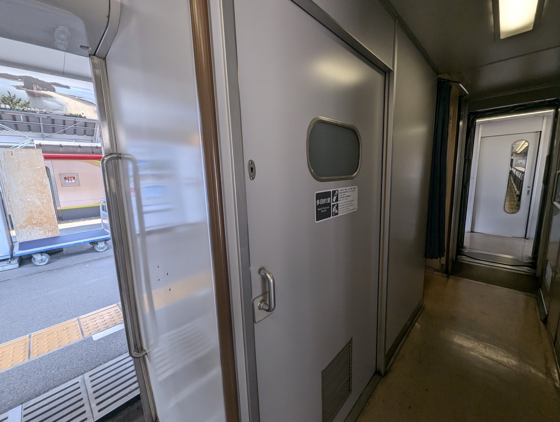 ＜2024年最新＞瀬戸内を走る特急しおかぜ・いしづち（8000系）の自由席車内を徹底解説！ - uwemaの日記