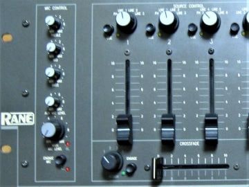 レーン RANE MP24 ミキサー修理 音出ない、ガリ、ノイズ 修理 レーンミキサー修理 - ビンテージシンセサイザー、ミキサーの修理メモ