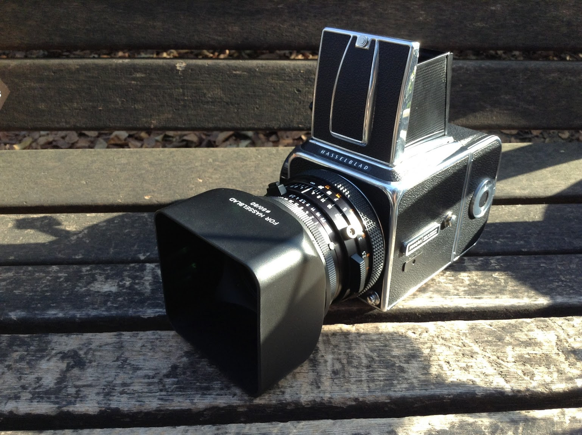 Hasselbladの話 - vivid blueな世界