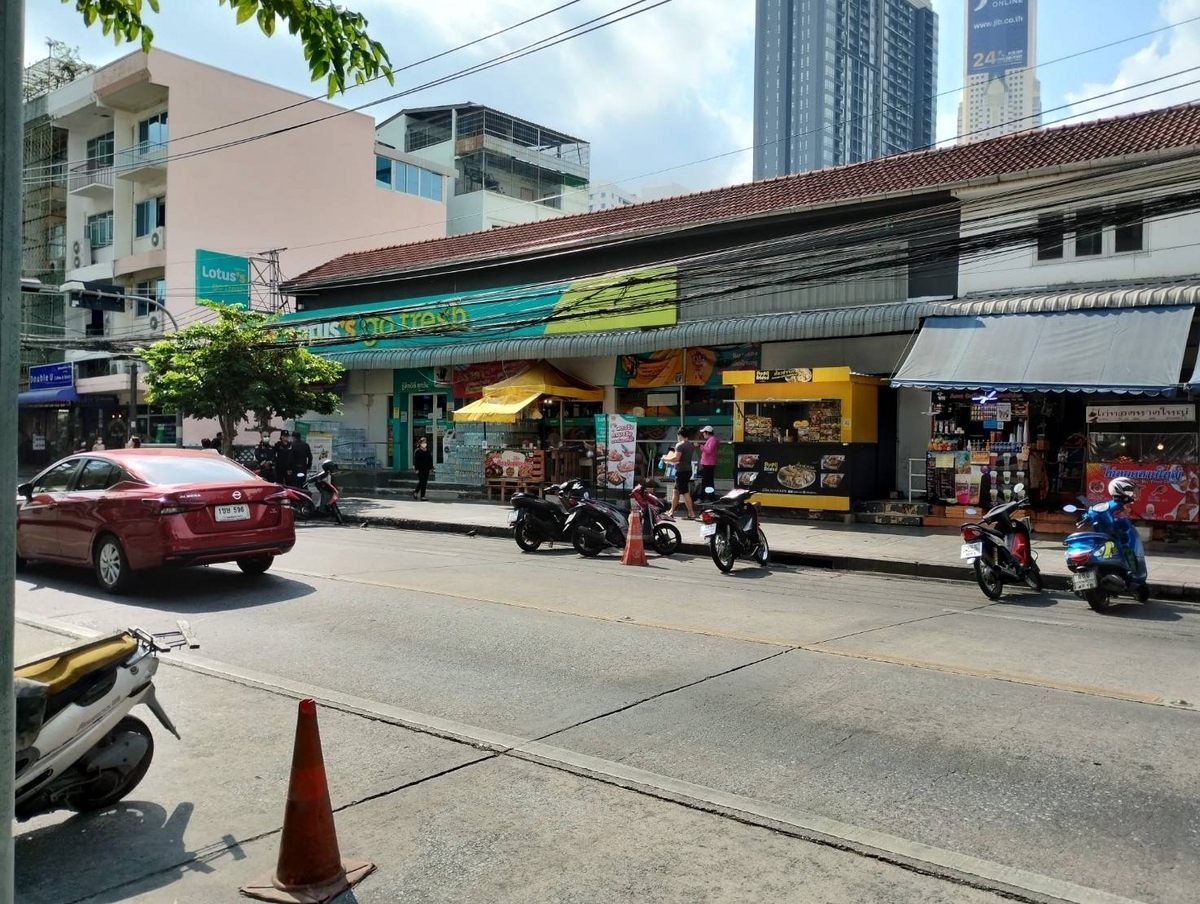 ビエンチャンの路地紹介（第18回） - ランナム通り（Soi Rangnam） - （バンコク・タイ） - SabaayDii LAO ...