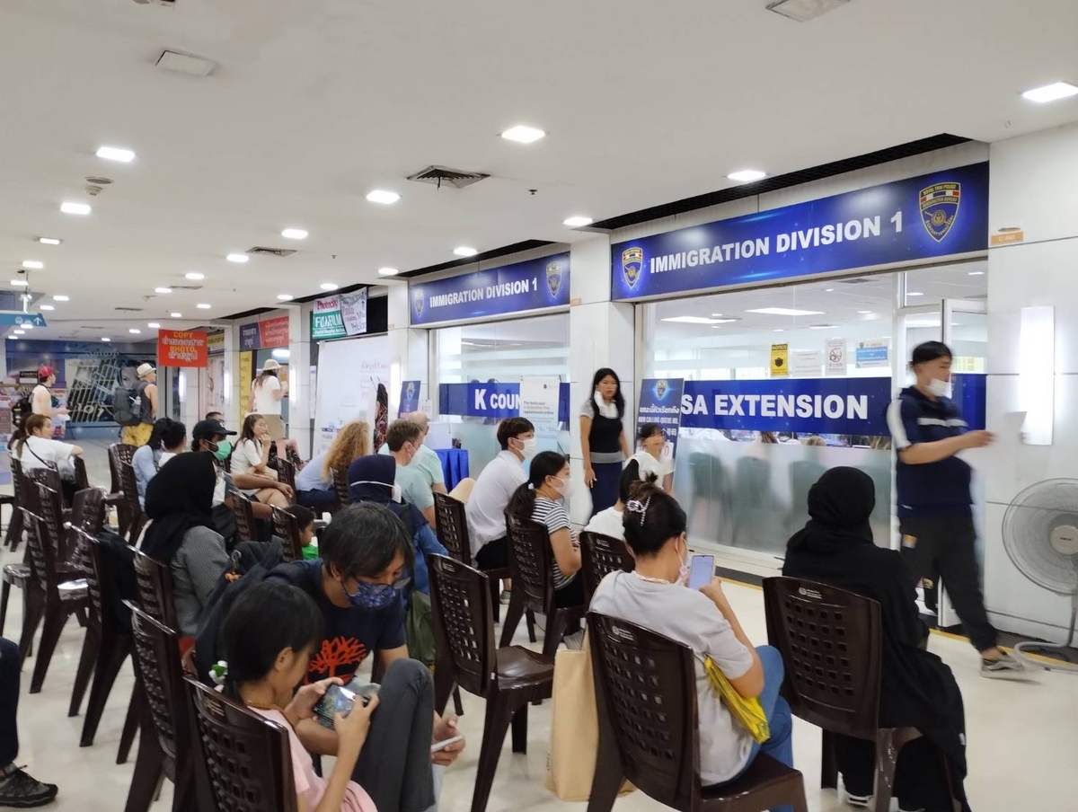 タイのビザ延長手続き - ITスクエア・ラクシー（IT Square・Lak Si） - （バンコク・タイ） - SabaayDii LAO Fromラオス、ビエンチャン