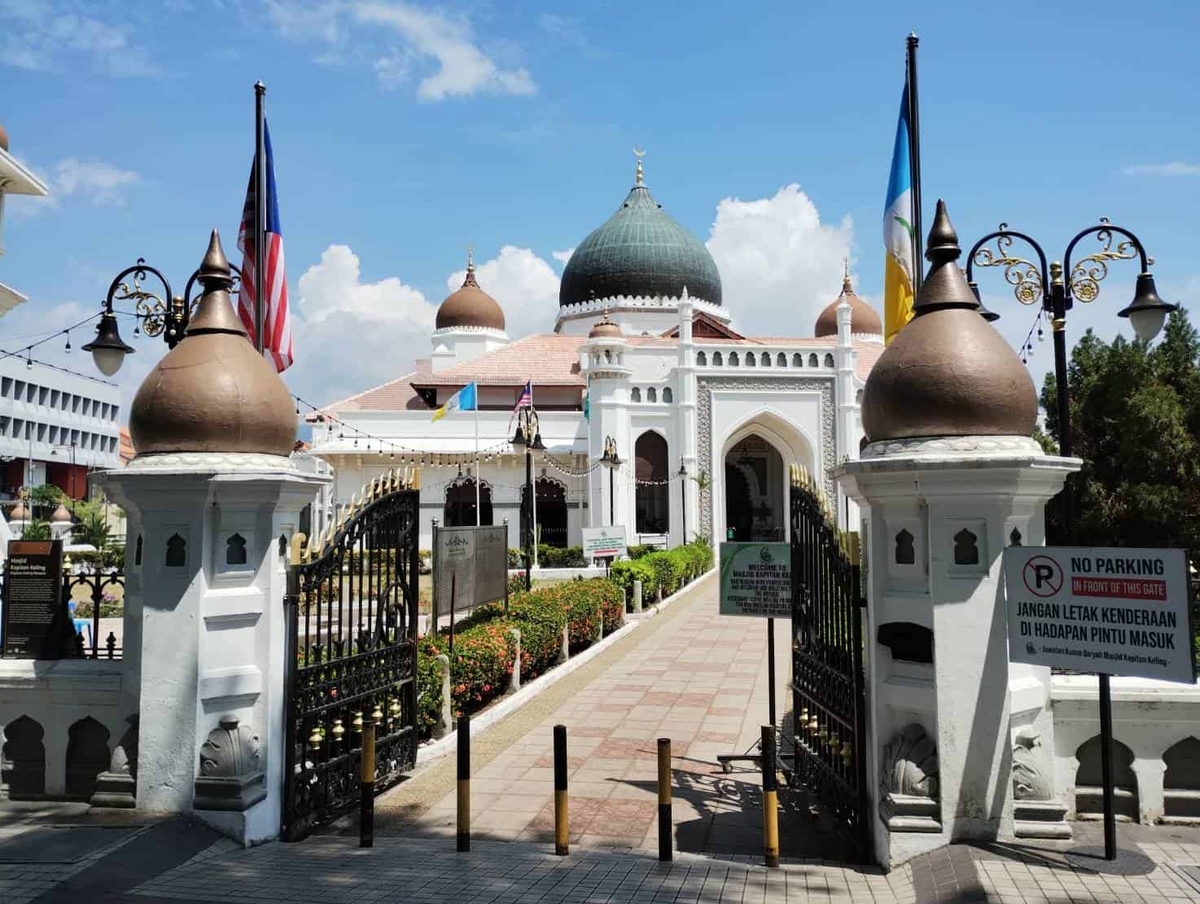 ジョージタウンの歴史あるモスク - カピタンクリンモスク (Masjid Kapitan Keling) - （ペナン・マレーシア ...