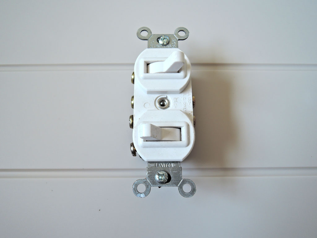 個別「Leviton 5243 Combination Two Switches 3-Way」の写真、画像 - w218d's fotolife