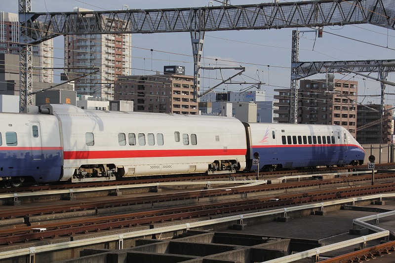 「East i-N〈E2系(N21)＋E926-13(East i)〉」通常検測など in大宮駅 - わらよのブログ