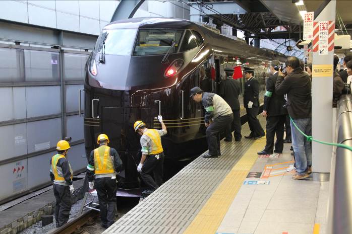 11月7日(月)の撮影 Part-1 E655系(E655-1付)試運転 in東京駅 - わらよのブログ