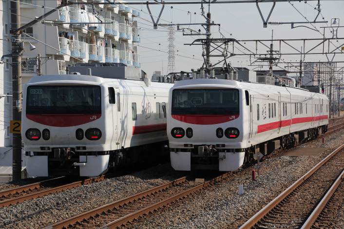 E491系(East i-E)とキヤE193系(East i-D)の並び！！！ - わらよのブログ