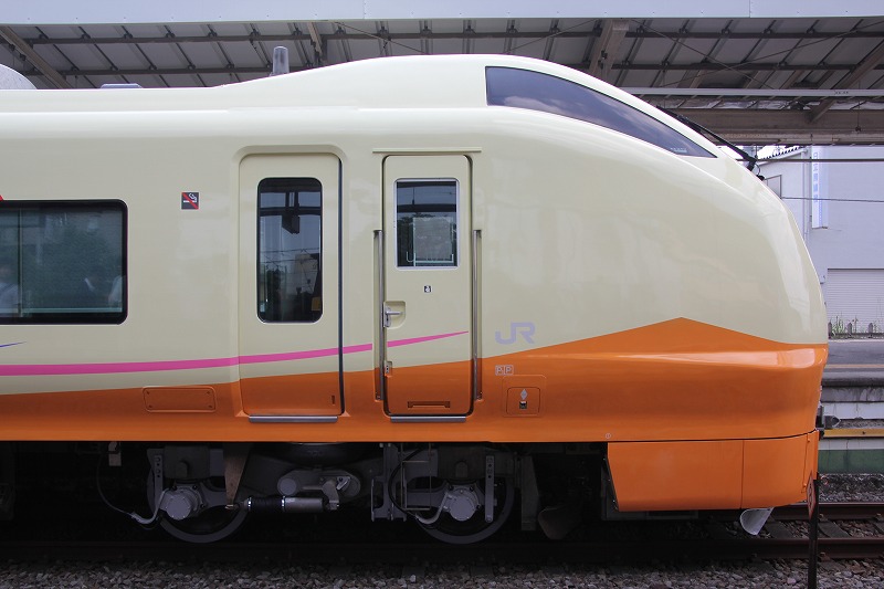 E653系1000番台(U101)転属回送 in宮原駅 - わらよのブログ