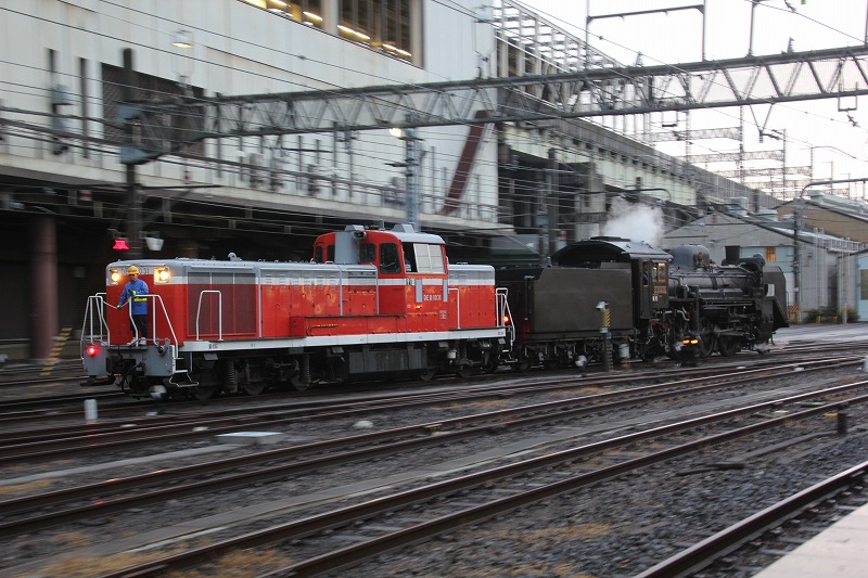 入換(C58 239)・「カシオペア」・AT出場配給(ED75 759) in大宮駅 - わらよのブログ