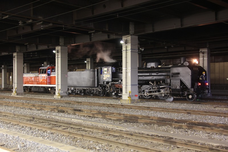 入換(C58 239)・「カシオペア」・AT出場配給(ED75 759) in大宮駅 - わらよのブログ