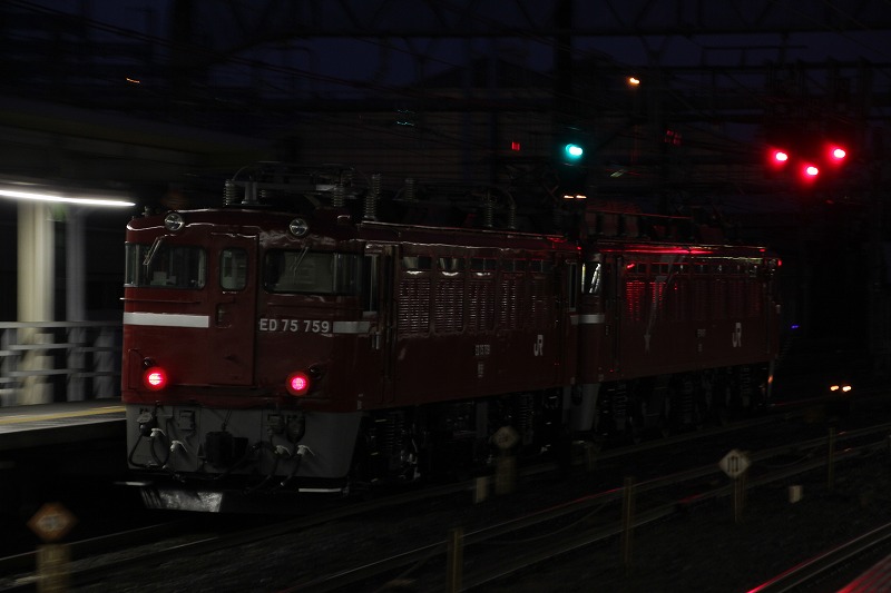 入換(C58 239)・「カシオペア」・AT出場配給(ED75 759) in大宮駅 - わらよのブログ