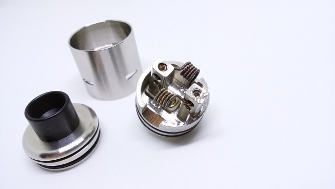 HCigar「Maze RDA」（エイチシガー メイズ）のレビュー！YURIに並ぶ初心者向けRDA - VAPERS