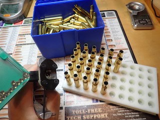 basic reloading 2023, step 1 : priming / 雷管装着 - 週末猟師