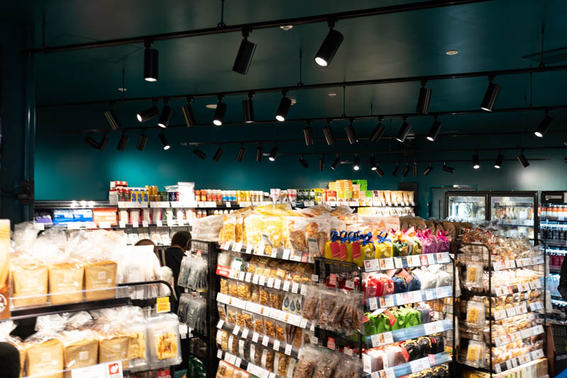 【金沢】東京の老舗高級スーパー紀ノ国屋が初上陸！「KINOKUNIYA entrée金沢店 」が近江町市場にオープン！【NEW OPEN】 - 週末、金沢。