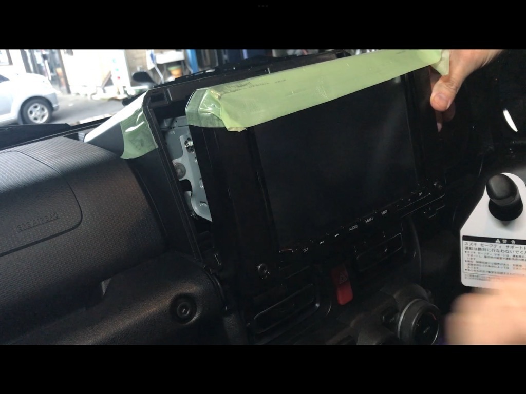 スズキ ジムニー JB64 純正ナビでも走行中にテレビやDVDが見れるように配線加工してみました！ - 小さな街の整備士日記