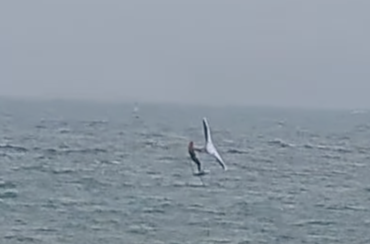 沖縄海中道路キャンピングカー生活＆ウイングフォイル強化＆スクール240日目 FIREFLY PRO 3.0 1日使ってみて カブリナ最新コード78L 梅雨明けだ - ウインドバカの風と波遊びブログ