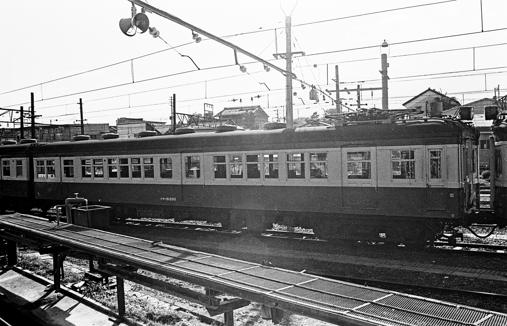 良い写真が撮れなかった飯田線クモハ51200 (蔵出し画像) - 省型旧形国電の残影を求めて