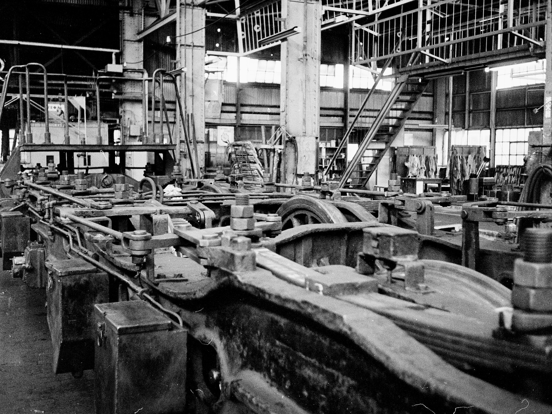 沼津機関区で台検中の EF10 31 (蔵出し画像) - 省型旧形国電の残影を求めて