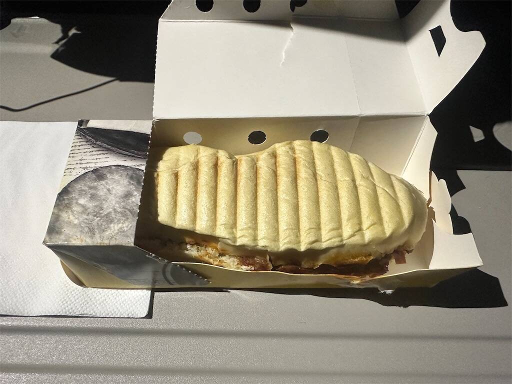 【旅行記】エミレーツ航空でモロッコへ（成田からドバイ経由でカサブランカへの飛行機）｜KE0751/EK319/EK752/EK0318、機内食 ...