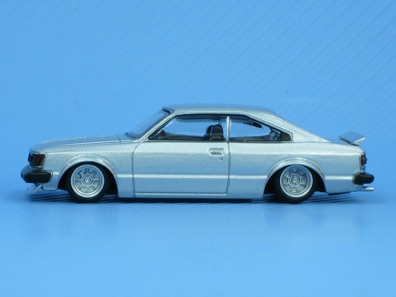 1980 カリーナHT ② RA45（シルバー） - 今日のミニカー