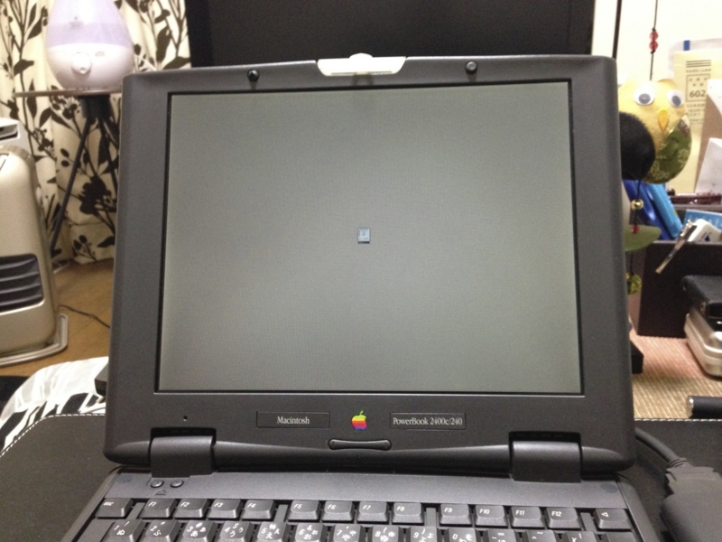 初めてのMac！懐かしのPowerBook 2400cを稼働させてみました！ - イラ・フォルモサ！