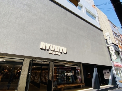 【nyunyu明洞】免税いくらから？支払い方法、バッグ、ピアス、帽子の値段も調査！ - 旅好きアラサー女子の世界一周ブログ